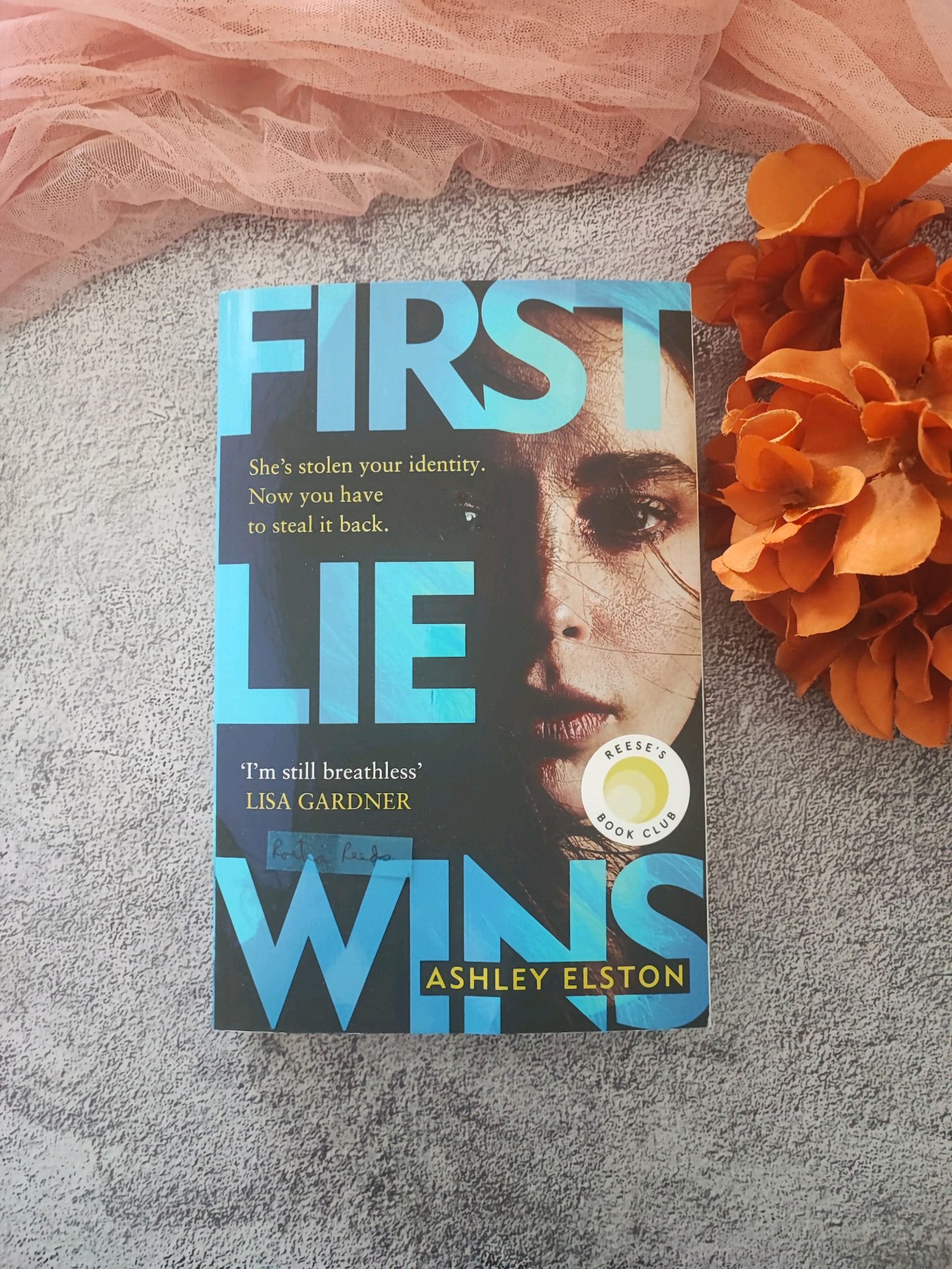 First Lie Wins by Ashley Elston - Roelia Reads