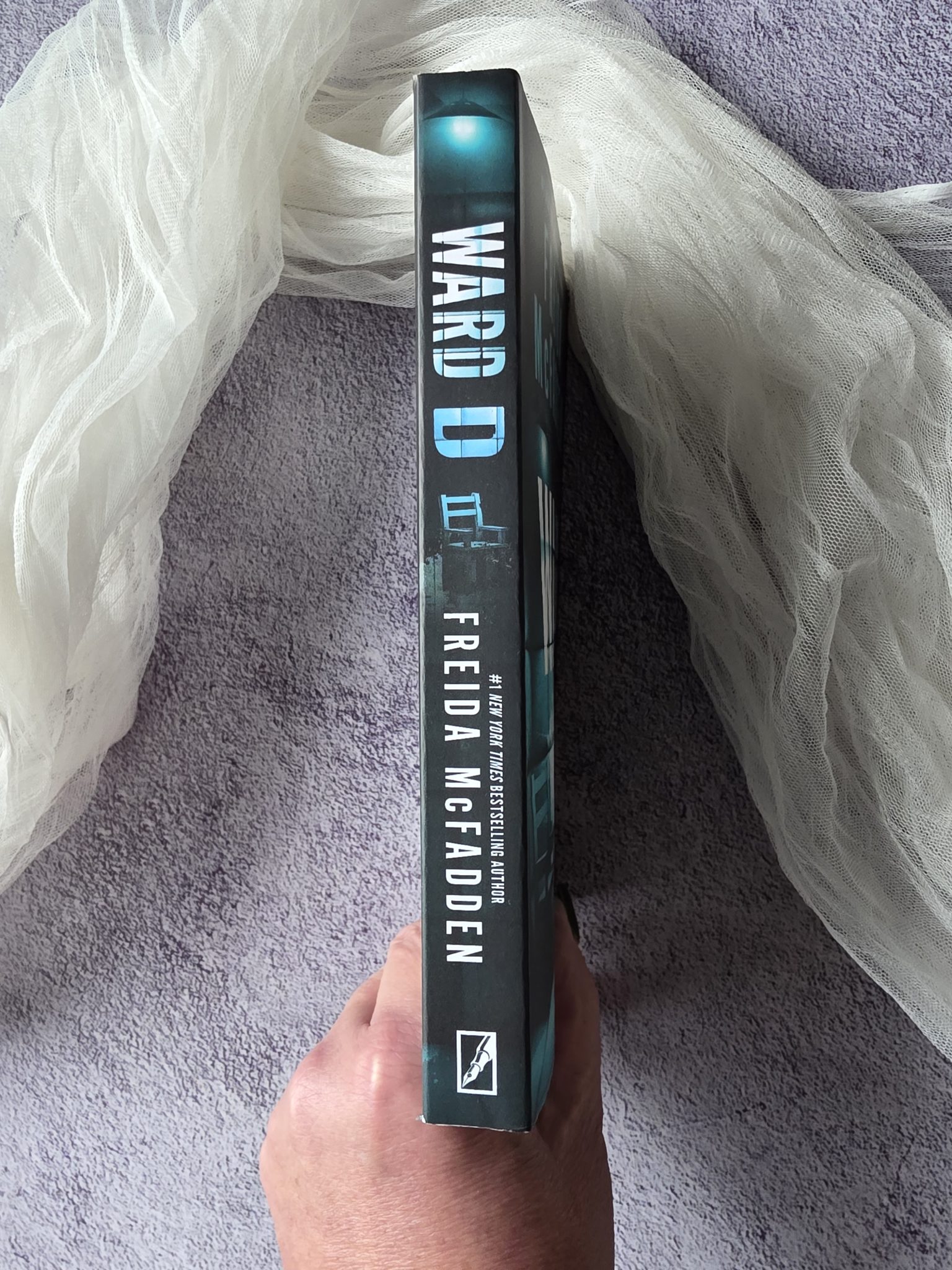 Ward D by Freida McFadden - Roelia Reads